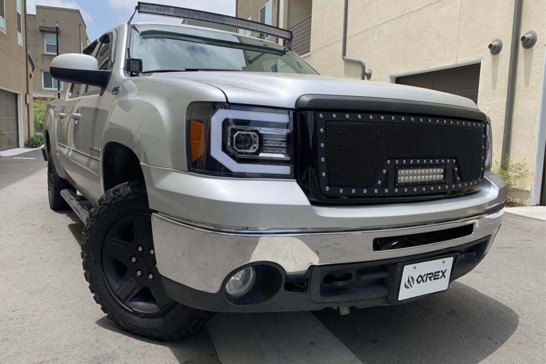 GMC Sierra (07-13) AlphaRex LUXX Headlights | HR 880097